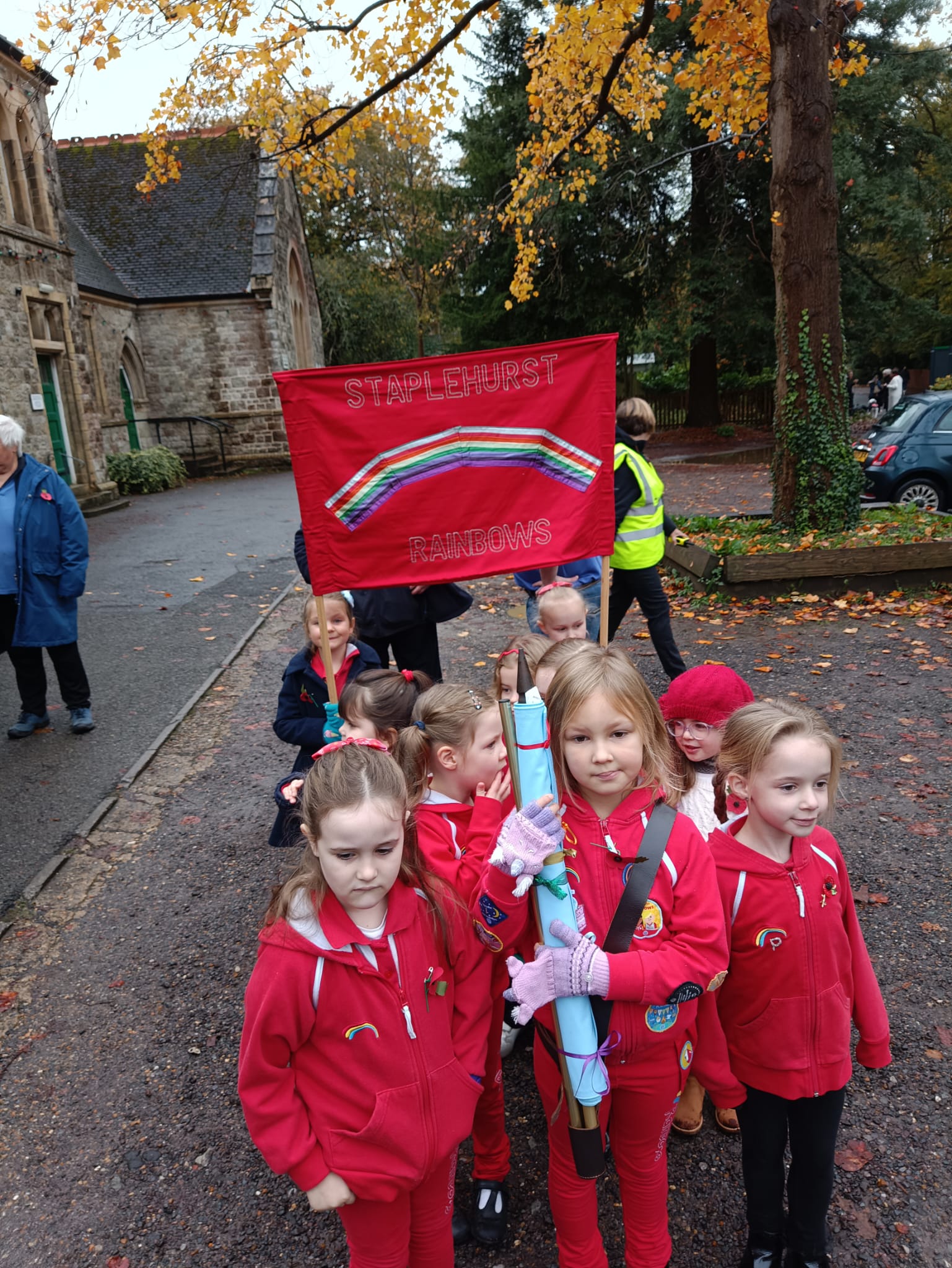 Staplehurst Rainbows join Remembrance Parade - Girlguiding Kent Weald ...